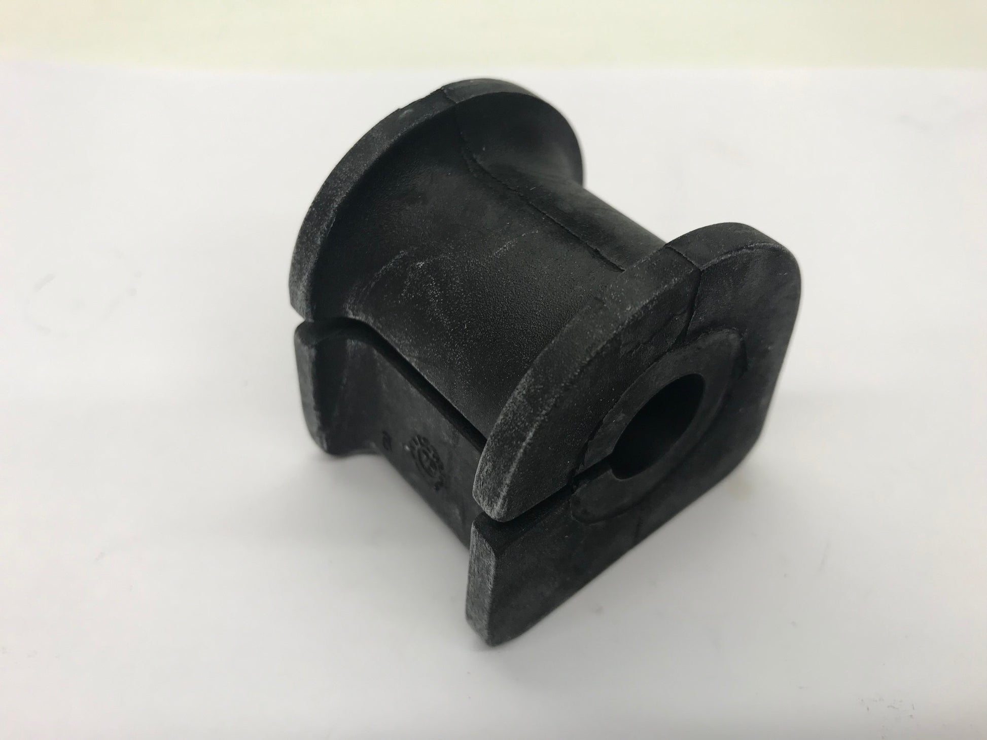 SPRINTER ANTI-ROLL BAR BUSH MAIN REAR OLD TYPE – TruckVanParts